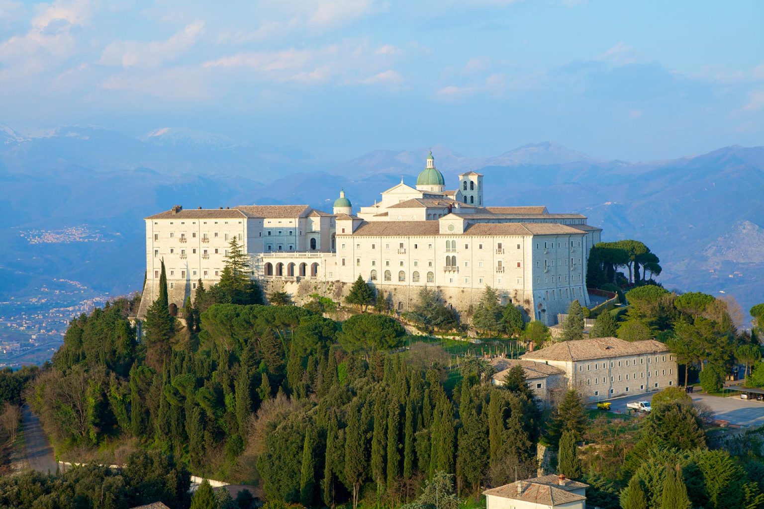 MONTE CASSINO - visit the Abbey of Montecassino and discover its history